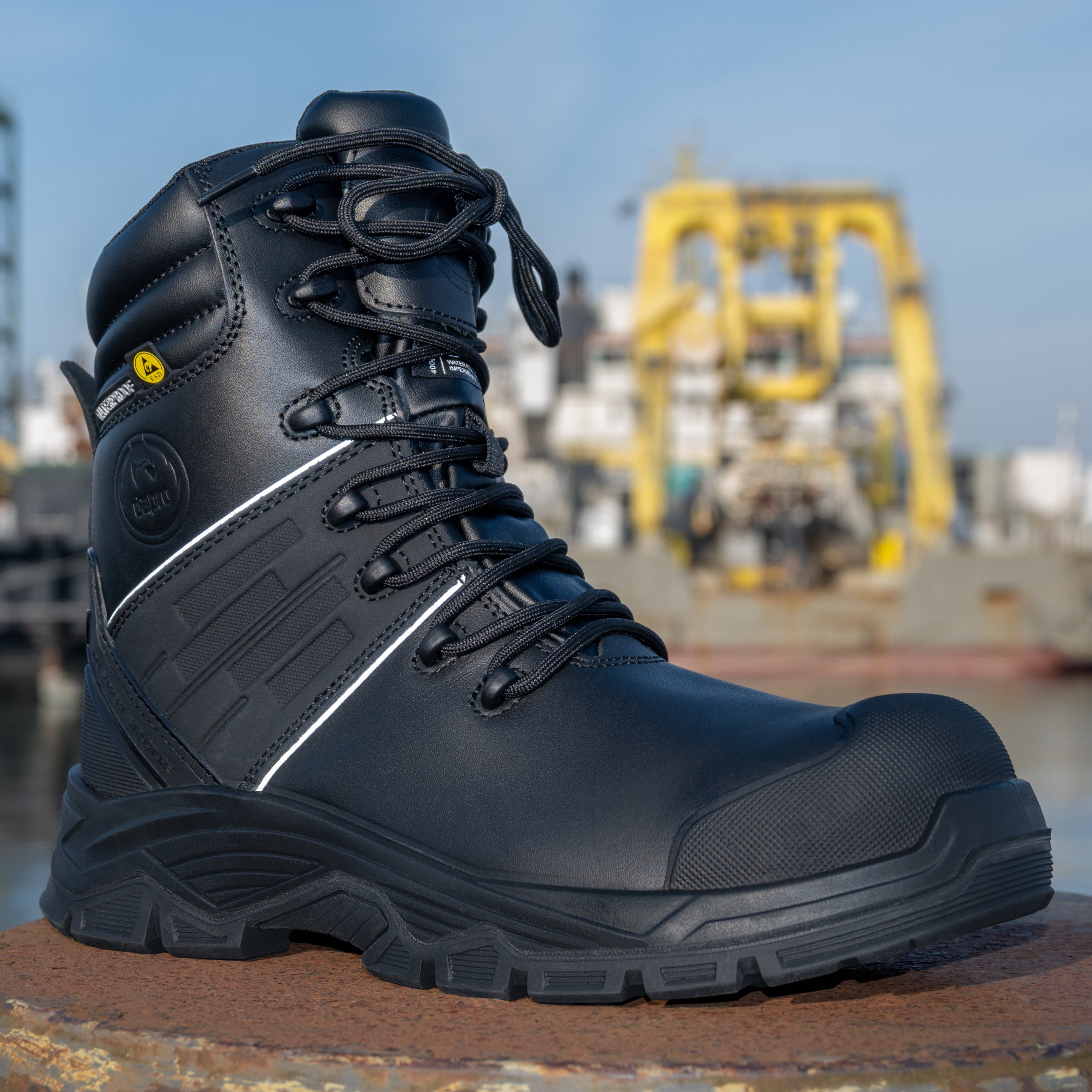 Insulated Safety Shoes: Cold-Weather Work Boots | Dapro