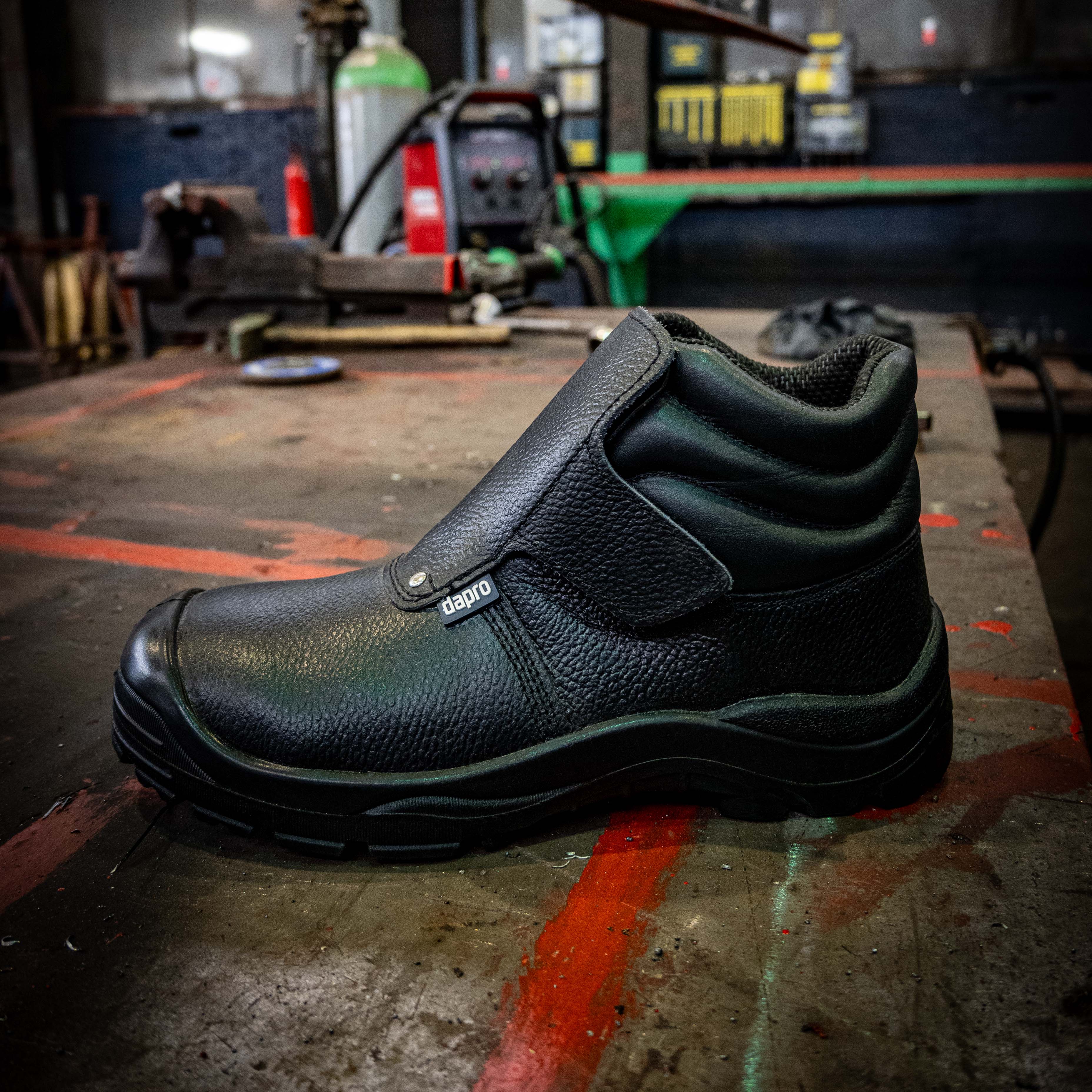 Comfortable Safety Footwear & Protective Footwear | Dapro